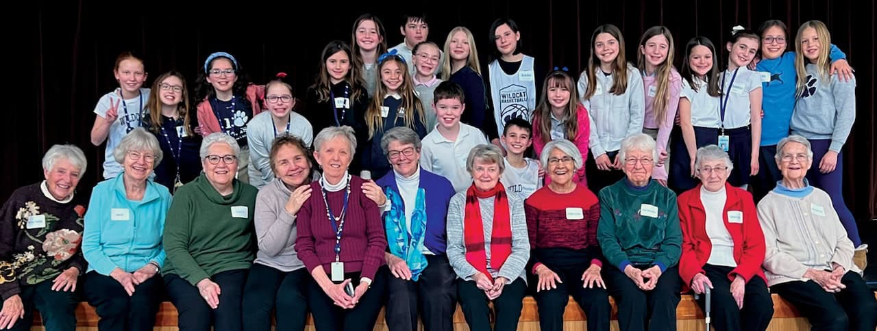 Loretto Community members and students bond – Loretto Community